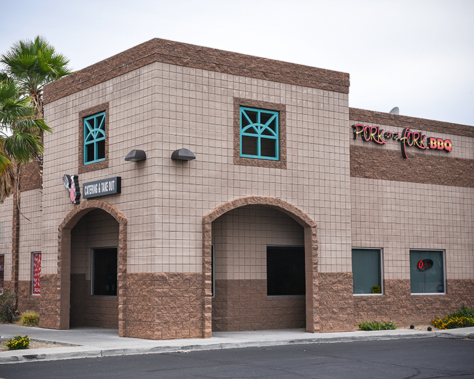 Pork on a Fork's beige exterior is the culinary equivalent of Clark Kent's glasses—hiding superhero-level BBQ powers within.