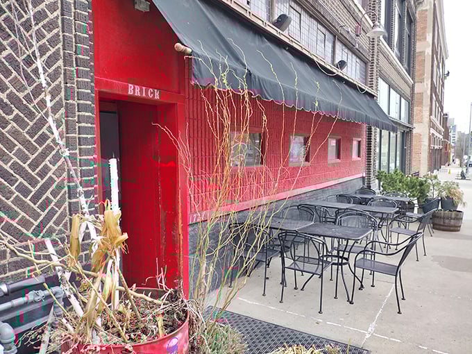 The Brick's crimson fa&ccedil;ade signals passion &ndash; exactly what goes into every burger served in this Kansas City landmark.