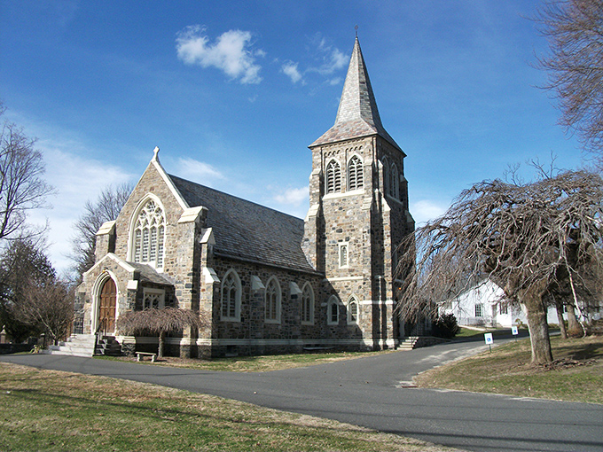 A classic New England scene&mdash;Washington's painted storefronts and American flags channel small-town pride at its finest.