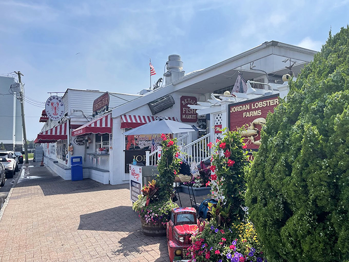 Flowers bloom and lobsters steam at this Island Park landmark &ndash; a seafood market with restaurant aspirations and loyal fans.