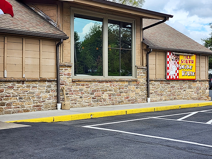 Stone foundation, legendary ribs. Old South proves that great barbecue doesn't need fancy digs&mdash;just smoke, time, and know-how.