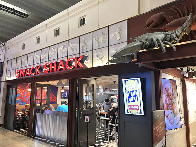 Smack Shack's iconic sign: Those red letters promise lobster treasures that would make even coastal snobs put down their bibs in respect.