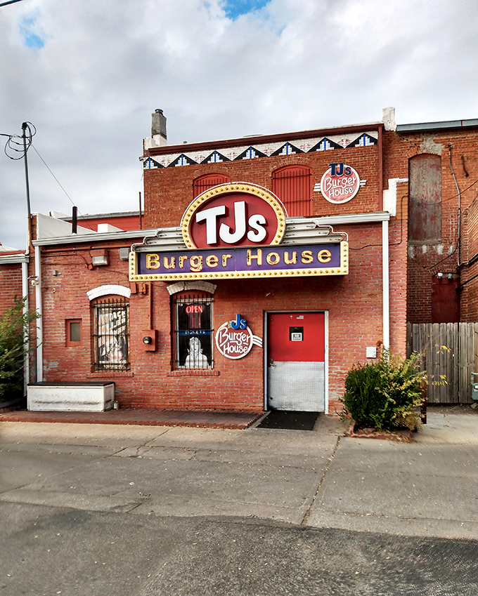 This tiny brick castle guards hot dog treasures within. Medieval knights would have abandoned quests for these Coneys.