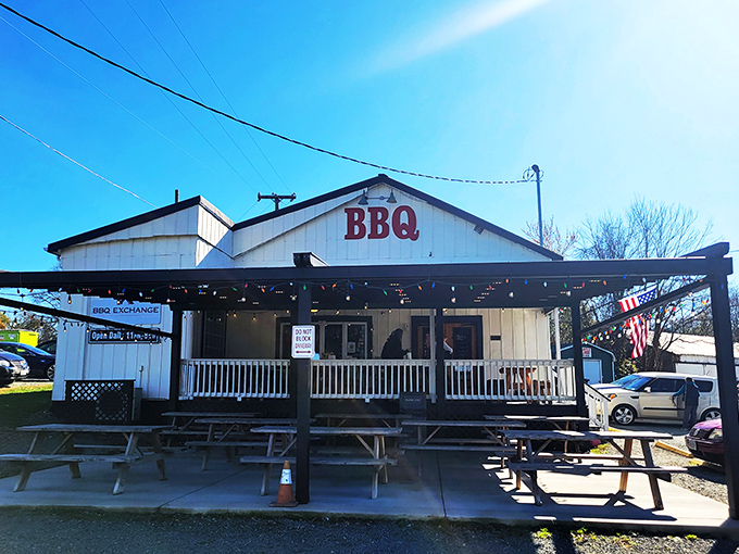 Morning light on The BBQ Exchange &ndash; where Gordonsville's barbecue pilgrims gather for their smoky salvation.