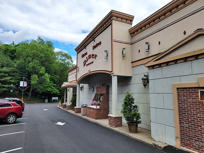 Clinton Station Diner side view: Beige never looked so appetizing! This sprawling breakfast empire has enough room for your entire morning meeting.