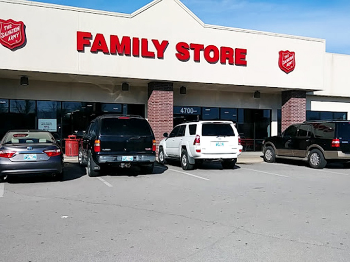 Clean lines and ample parking&mdash;the Salvation Army knows that treasure hunting requires both space and strategy.