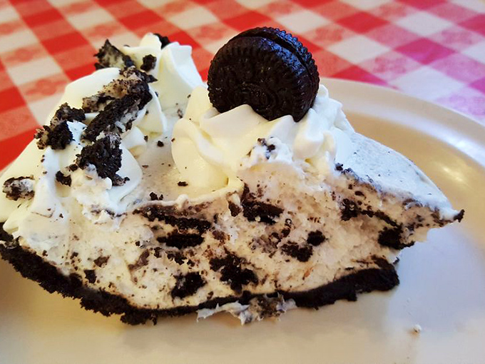 Cookies and cream pie that doesn't just satisfy your sweet tooth&mdash;it throws a party for it and invites all its friends.