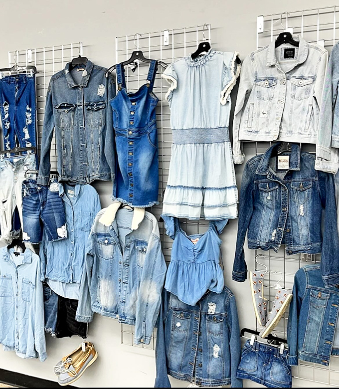 Denim heaven! From jackets to jumpers, the blue jean collection offers everything from barely-worn basics to perfectly distressed vintage finds. 