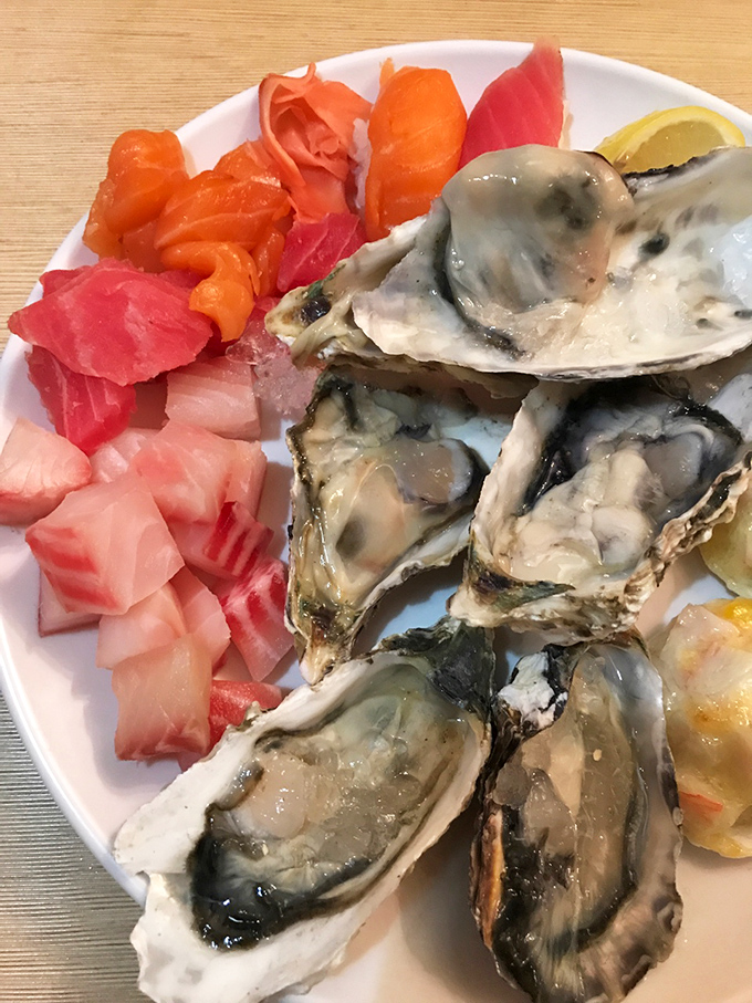 Fresh oysters and sashimi that answer the eternal question: "Can buffet seafood actually be good?" With a resounding "Yes!"