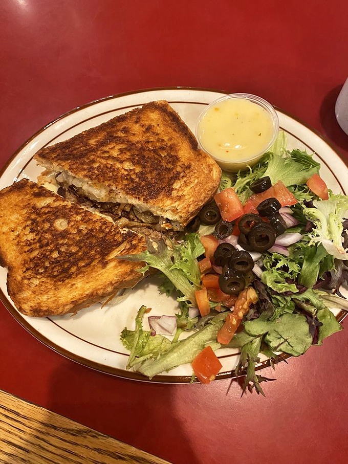 A garden-fresh salad with house-made croutons and perfectly toasted bread &ndash; the kind of lunch that makes you feel virtuous without sacrificing satisfaction. 