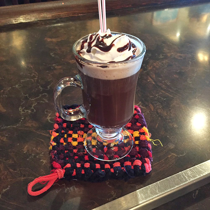 Who knew coffee could double as dessert? This s'mores-inspired creation proves that campfire nostalgia tastes even better in liquid form.