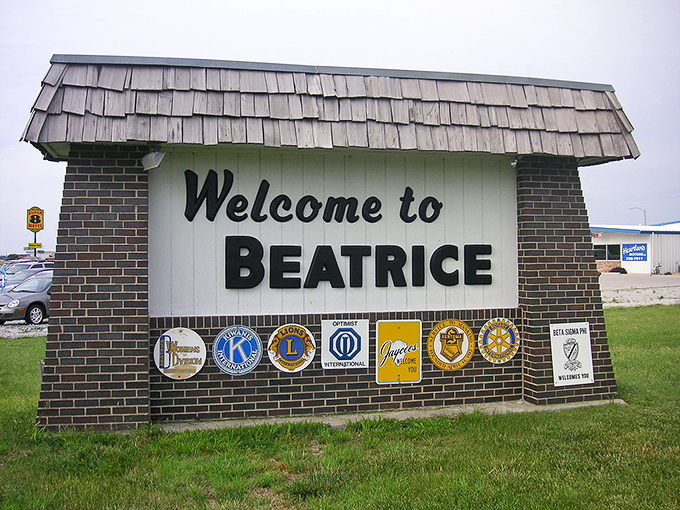 The welcome sign says it all &ndash; Beatrice embraces community organizations like a grandmother collecting grandchildren's artwork for her refrigerator gallery.
