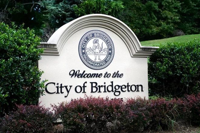 "Welcome to Bridgeton"&mdash;three words that might as well add "Your retirement account will thank you" given the affordability hiding behind this sign.