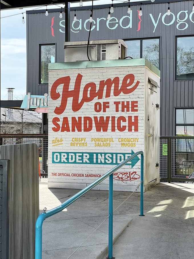 Even surrounded by nature, this sandwich commands your full attention. Coca-Cola knows it's just the supporting actor here.