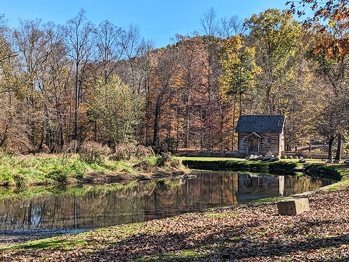 The legendary Chocky Malone stands guard at Levi Jackson Park – half folklore, half art, all Kentucky charm.