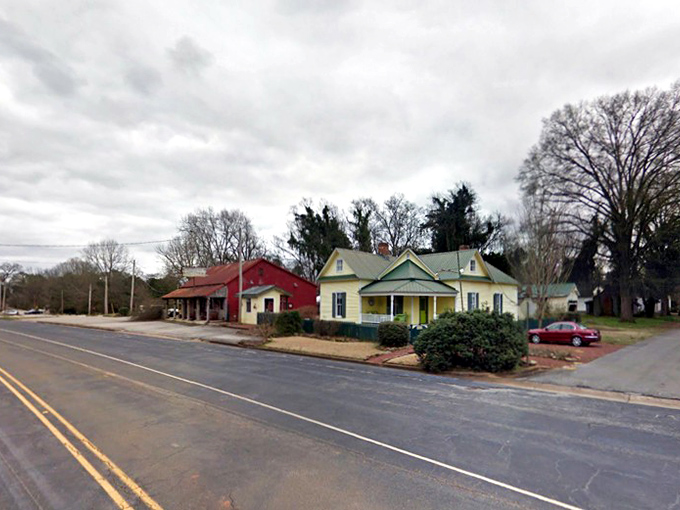 Mooresville's historic buildings stand as living witnesses to American history—like stepping into a perfectly preserved time capsule from the 1800s.