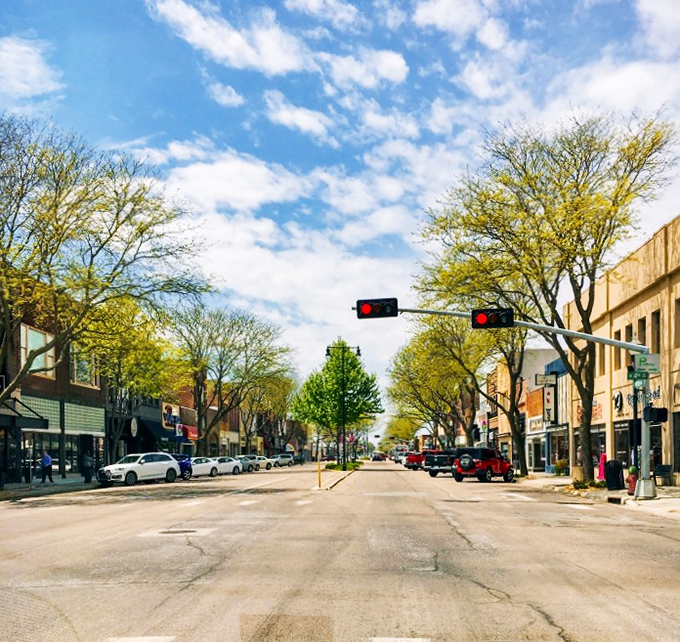 Norfolk's wide streets and welcoming storefronts offer room to breathe. A downtown built for meandering, not rushing.