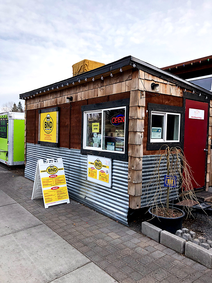 Where reclaimed wood and corrugated metal create the perfect framework for hot dog artistry in the high desert.