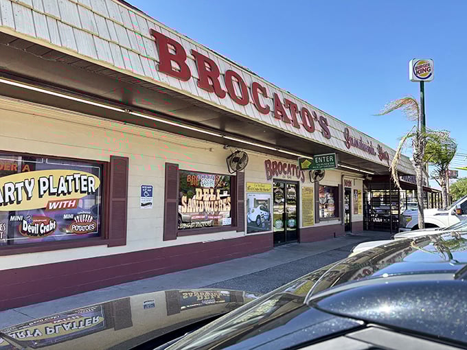 No fancy frills needed when your sandwiches have achieved legendary status &ndash; just look for the line of hungry Tampanians.