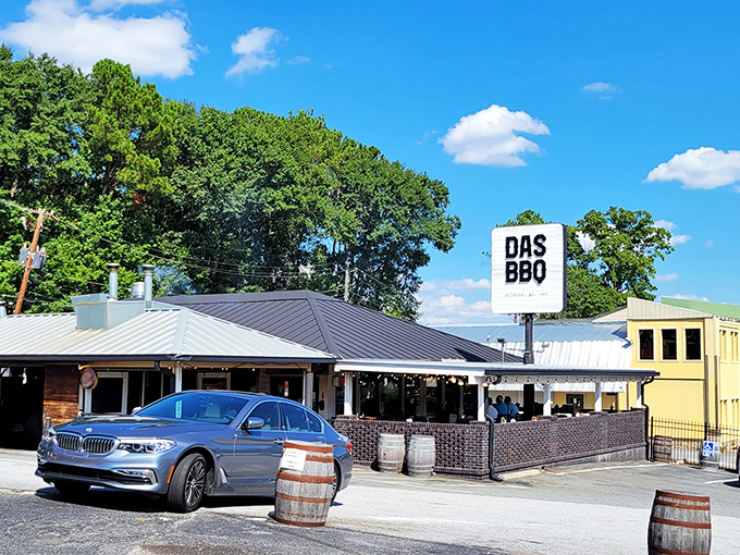 The colorful picnic tables at Southern Soul invite you to sit a spell and contemplate the meaning of perfect pulled pork.