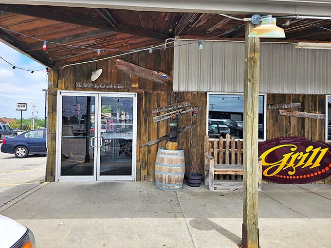 That weathered wood and country porch practically whisper "the catfish here is worth writing home about."