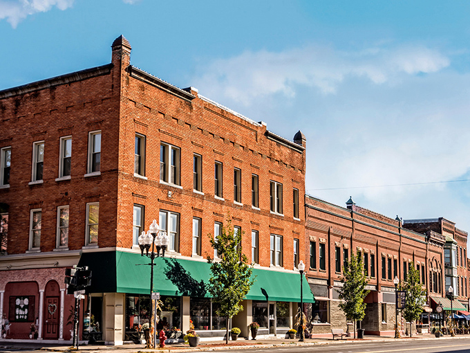 Felton brightens even the cloudiest Delaware day. Where the streets change with the seasons and always include a personal touch.