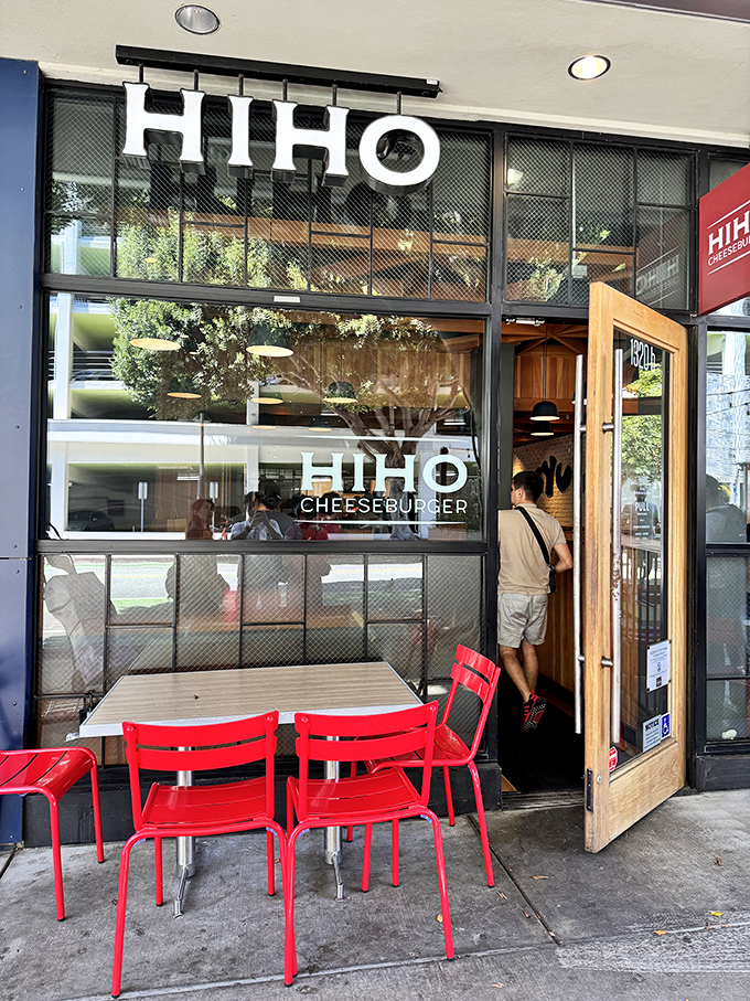 HiHo's modern design philosophy extends from architecture to burger construction. Those open doors promise a beef experience that's been engineered down to the molecular level.