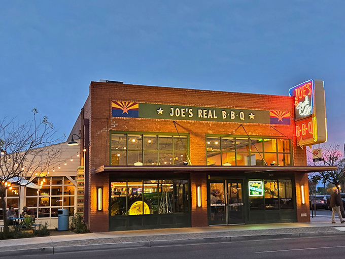 By night, this Gilbert landmark glows like a beacon for the barbecue faithful—a North Star for those navigating by their stomachs.
