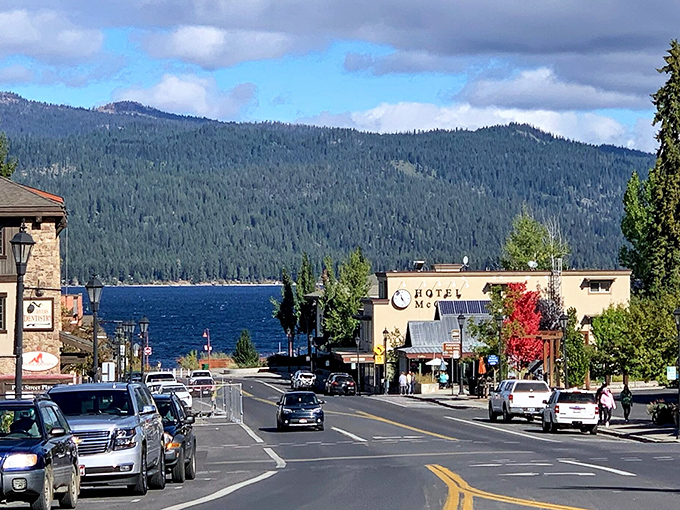 Where mountain meets lake meets charming downtown. McCall's natural beauty is so perfect it almost seems unfair to other towns.