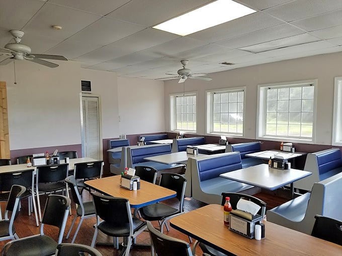 Simple tables, classic booths &ndash; Mr. Sub's dining room is where generations of Alabamians have experienced submarine sandwich bliss.