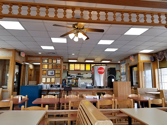 The dining room hasn't changed in decades because it doesn't need to. When the spaghetti's this good, who's looking at the d&eacute;cor?