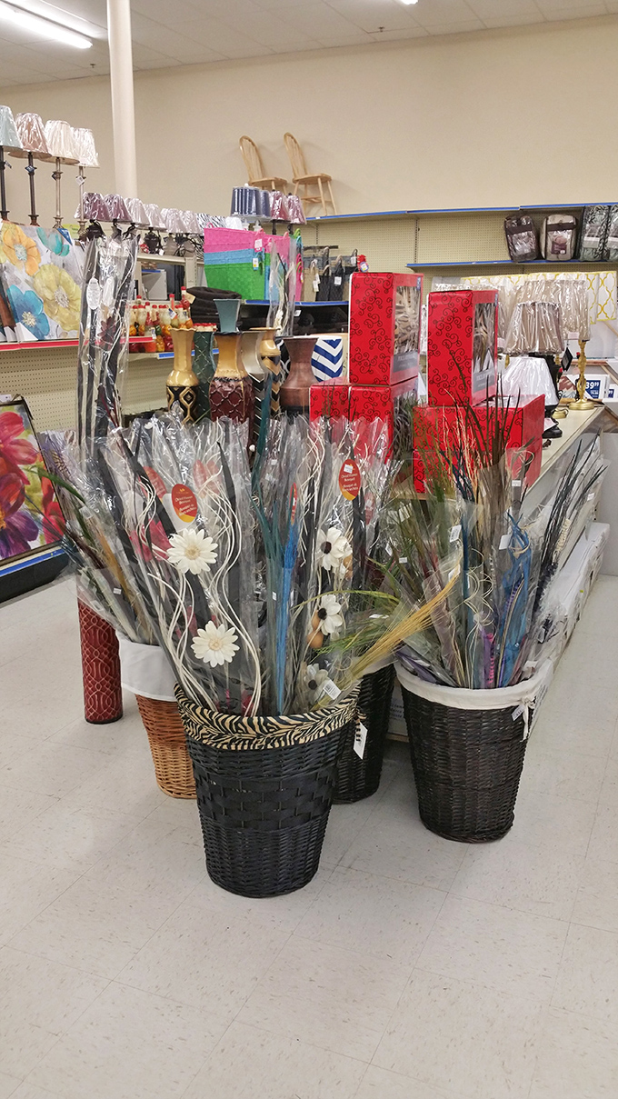 Home d&eacute;cor that transforms "just moved in" to "been featured in magazines" without the interior designer price tag. 