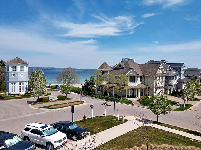 Waterfront homes that make you simultaneously envious and inspired. Lake Michigan views and architectural charm&mdash;the real estate equivalent of having your cake and eating it too.