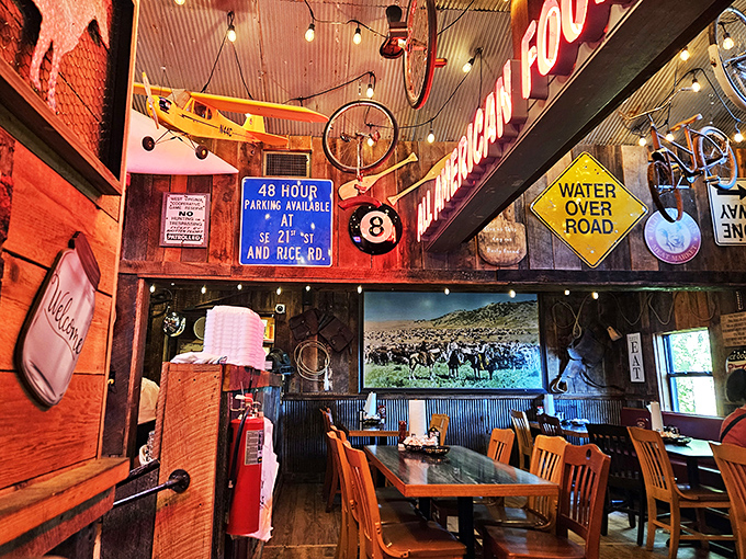 Where vintage meets breakfast ambiance &ndash; a delightful clutter of memorabilia and signs declaring the universal truth: "AIN'T FOOD IF IT AIN'T FRIED."