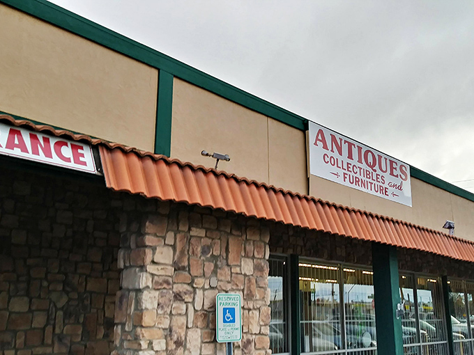The 22nd Street Antique Mall's no-nonsense exterior hides a universe of southwestern treasures. Those American flags hint at the Americana waiting inside!