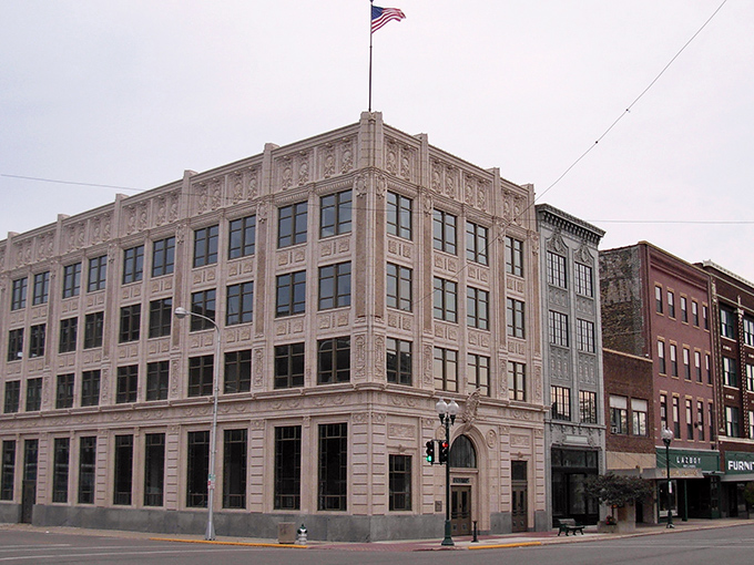Albert Lea's main street looks like it's waiting for a parade to start. Those American flags add just the right touch of hometown pride!