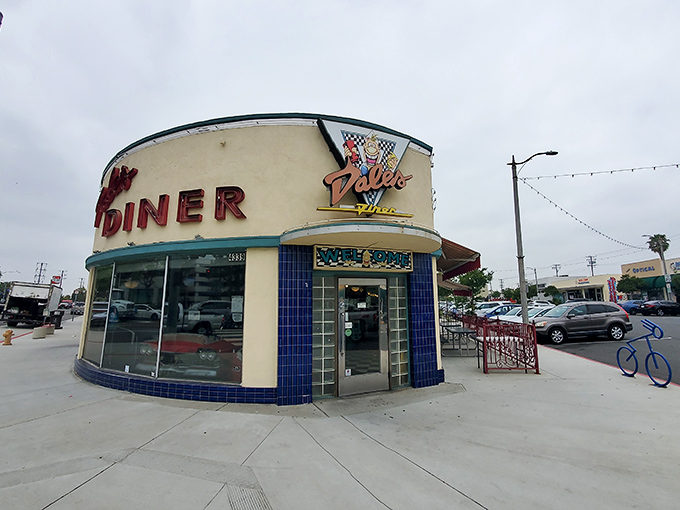 Dale's curved architecture is straight out of The Jetsons, but the comfort food inside is timeless&mdash;no flux capacitor required.