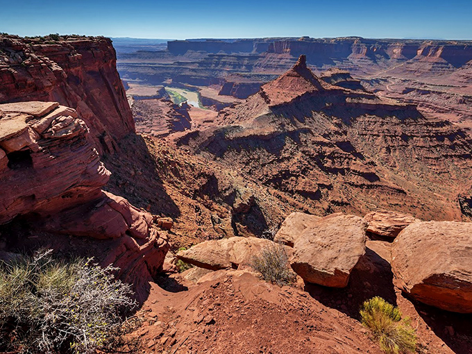Dead Horse Point State Park: Standing at the edge of forever. That view makes your problems seem as tiny as they really are.