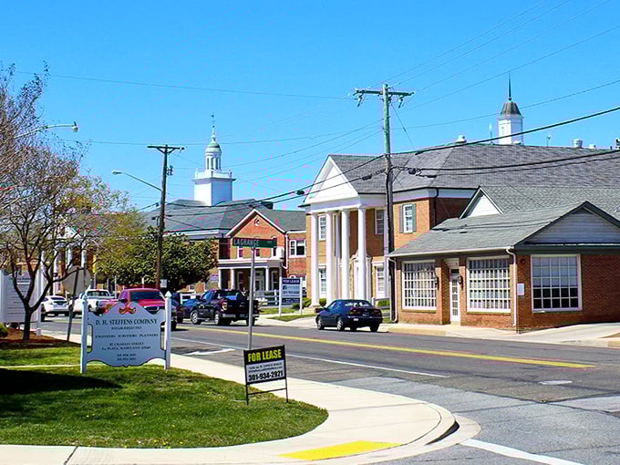 La Plata's clean streets and historic buildings create the perfect backdrop for a Memorial Day stroll.