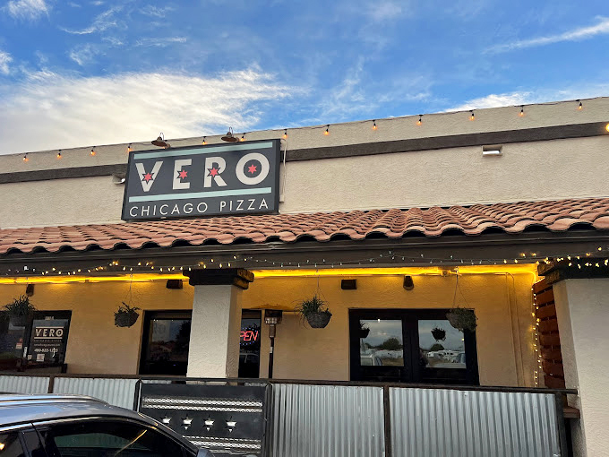 Vero brings a taste of Chicago to the desert, where deep dish dreams come true under string lights.