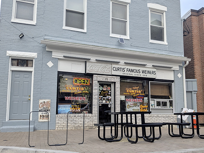 The blue building of hot dog dreams! Curtis' has been serving up perfectly-sized dogs since before the Roaring Twenties began to roar.Add to Conversation