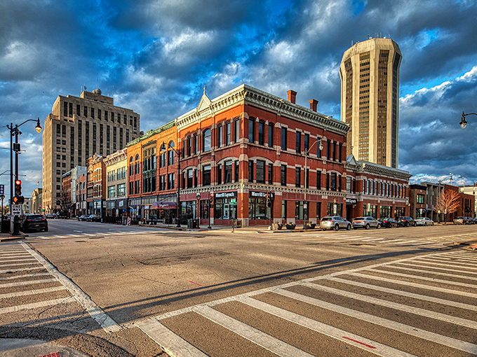 Springfield's impressive skyline reminds you that state capital status comes with perks &ndash; beautiful buildings and civilized living at reasonable prices.