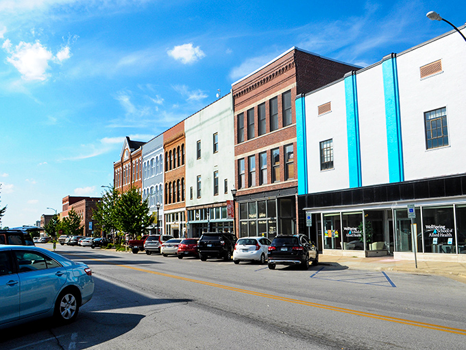 The wide streets and well-preserved buildings of Springfield create an atmosphere where small-city charm meets small-town prices.