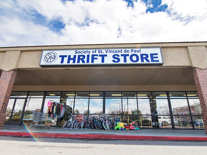 St. Vincent's Broadway location proves big things come in big packages&mdash;especially when those packages are bargains.