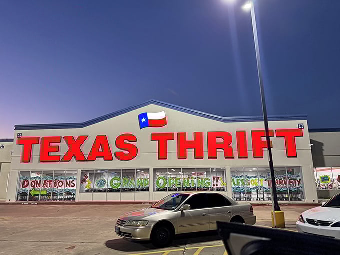 Under the Texas stars and parking lot lights, bargain hunters converge for one last evening treasure hunt.