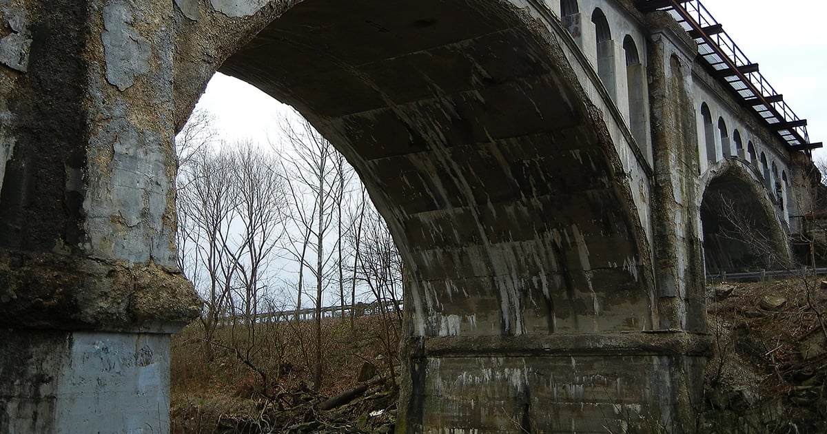 This Bizarre Bridge In Indiana Is So Eerie, Locals Won’t Talk About It
