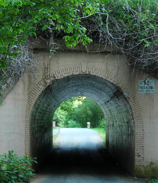 bizarre bridge virginia eerie ftr