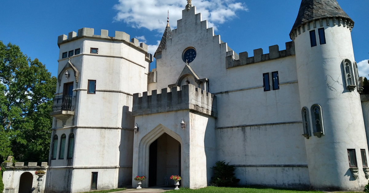 The Gorgeous Castle In Missouri That Most People Don't Know About