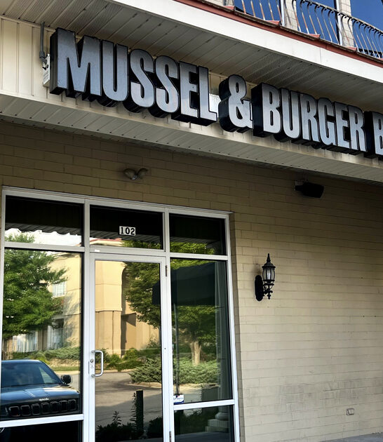 kentucky massive cheeseburgers restaurant ftr