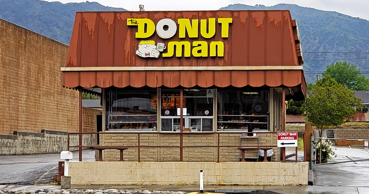 The Legendary Donut Shop That Every Californian Needs To Visit During ...